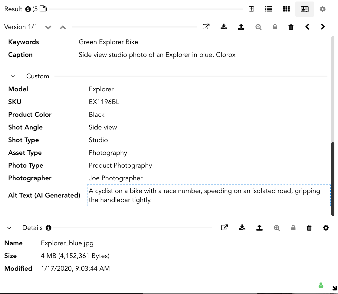 How do I use the CI HUB Connector in Figma and Sketch?